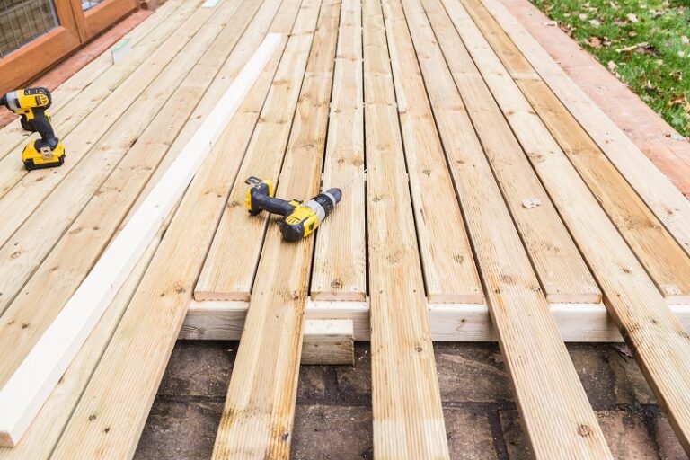 Right Gap Between Deck Boards? | EcoChoice